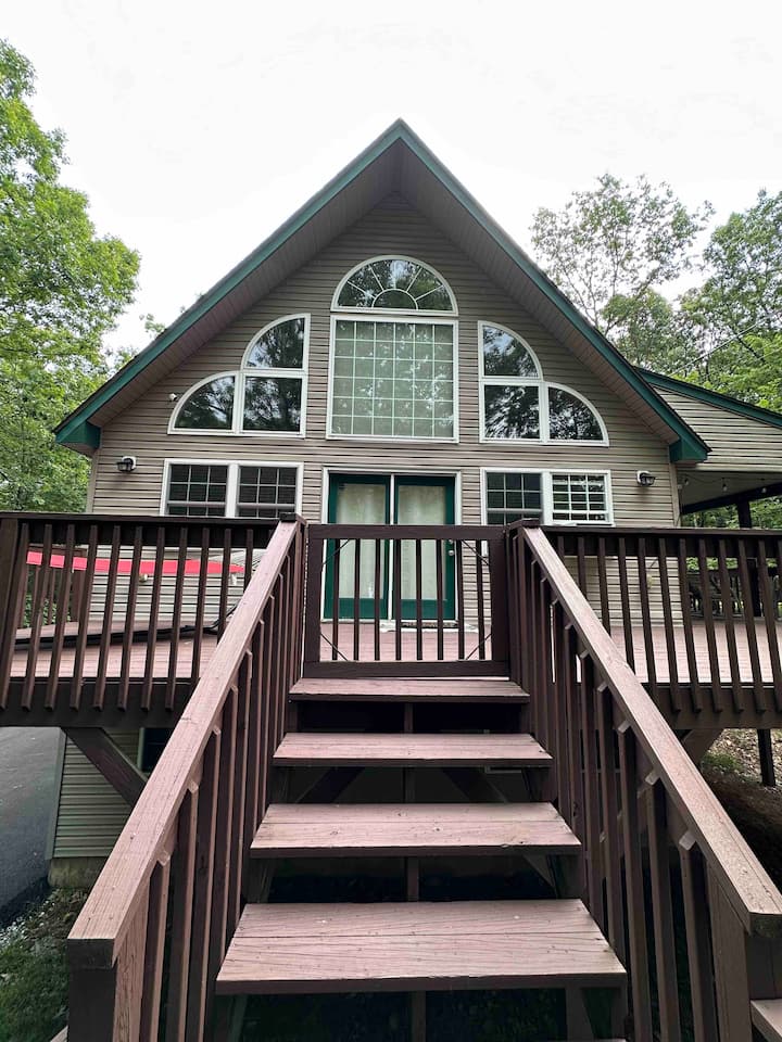 Cheerful Cozy Cabin - Pocono Mountains, PA