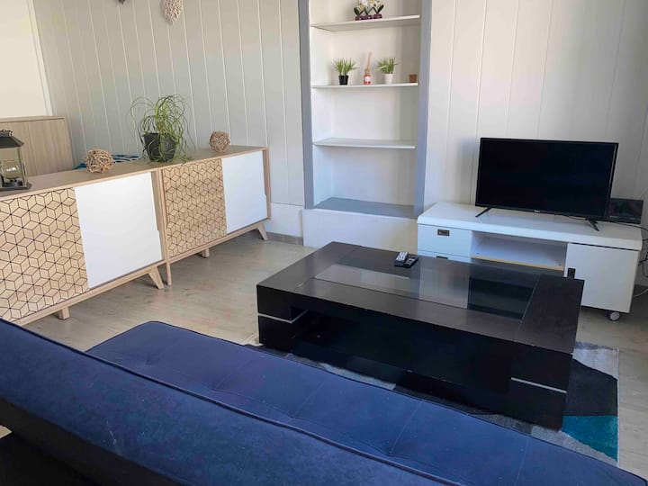 Studio Spacieux Proche Du Centre Ville - ibis Montceau les Mines