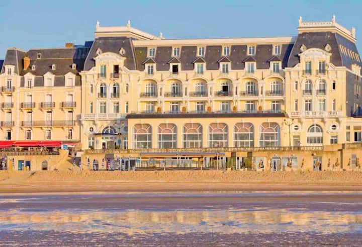 Grande Maison Au Calme à 15’ à Pied De La Plage - カブール