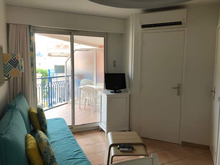 Jolie Deux Pièces Près De La Mer - Menton