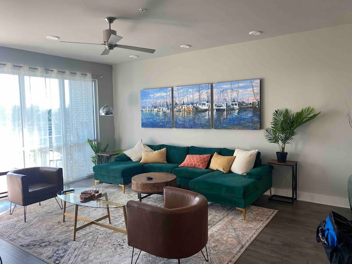 Spacious 2 Bedroom Condo In Bywater New Orleans! - New Orleans, LA