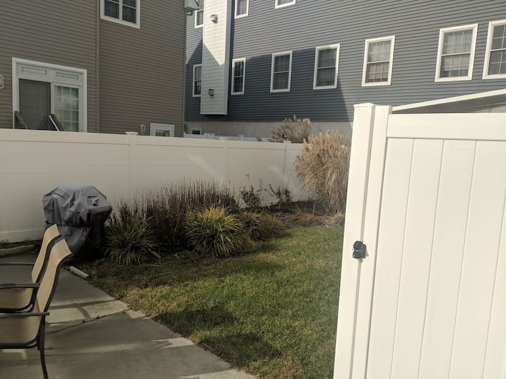 3 Bedroom 2.5 Bath Condo 3 Blocks To Boardwalk. - Wildwood, NJ