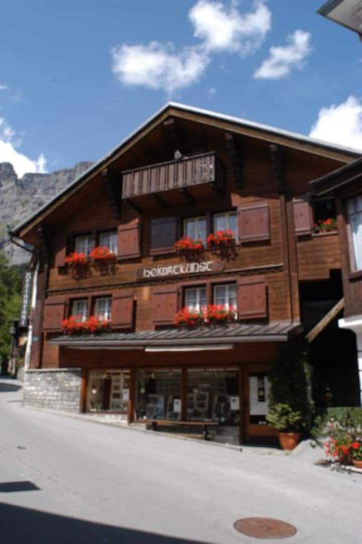 Heimatkunst - Central Charming Ancient Chalet - Loèche-les-Bains