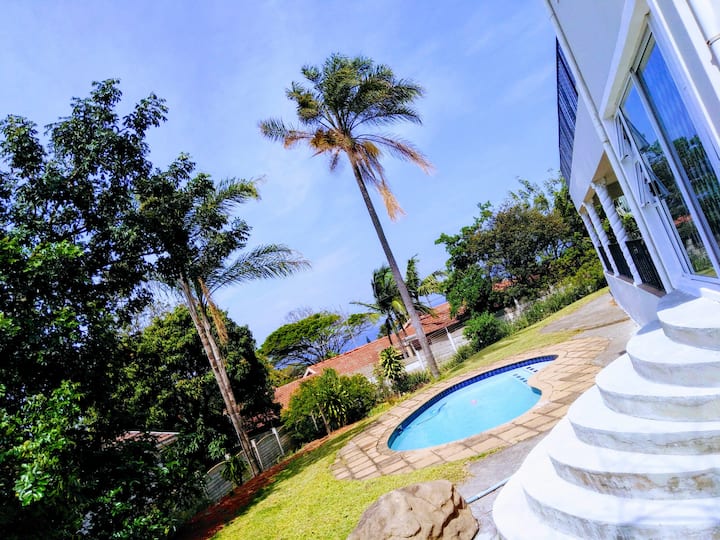 Tokie 4bed Bnb+aircon Lounge,close To Lalucia Mall - Umhlanga