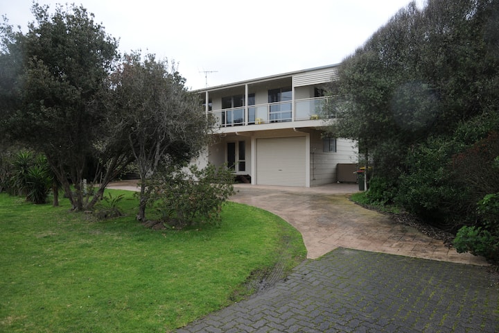 Absolute Beach Front House In Cape Woolamai - San Remo