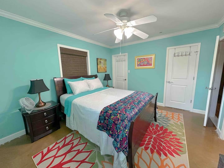 Room With Bathroom-dogs/people Welcome-great Area! - Phoenix, AZ