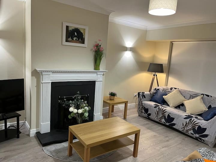 3 Bed House With Parking - Wexford