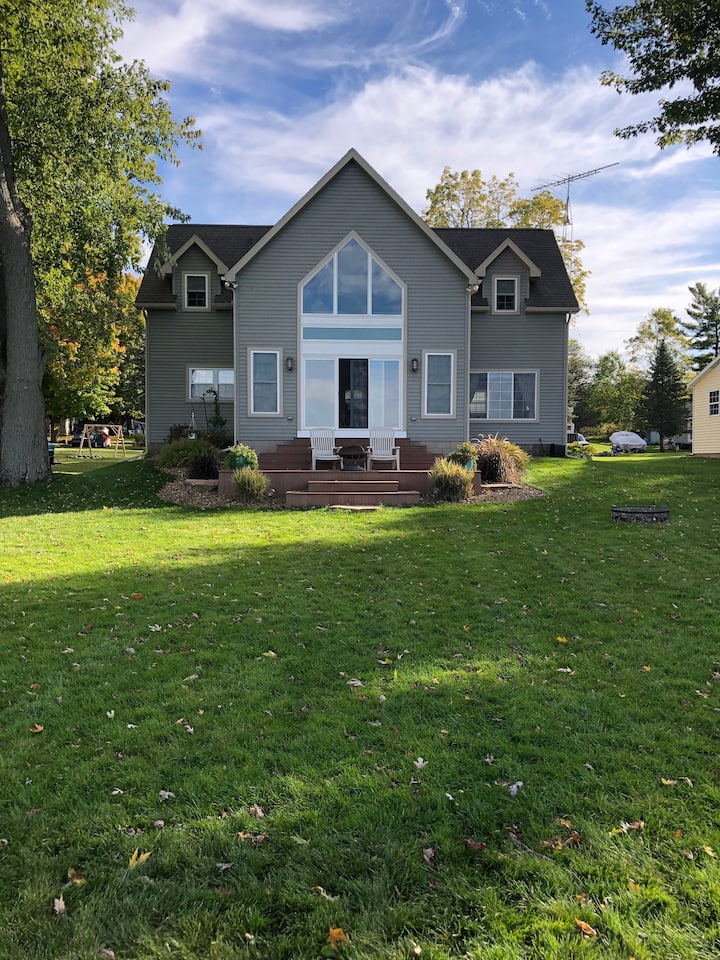 A Lake House Where Traditions Are Made - Mission Lake, Jerome