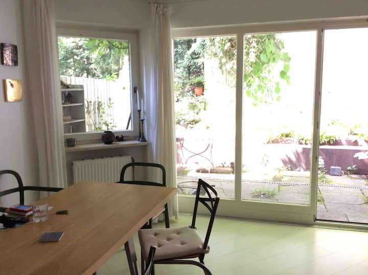 Im Grünen Und Zentral - Munich