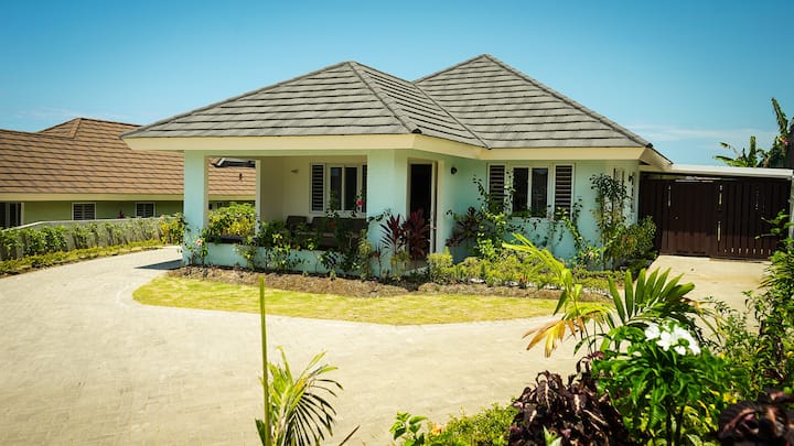 Deluxe Vista Vacation Home 1 - Jamaica