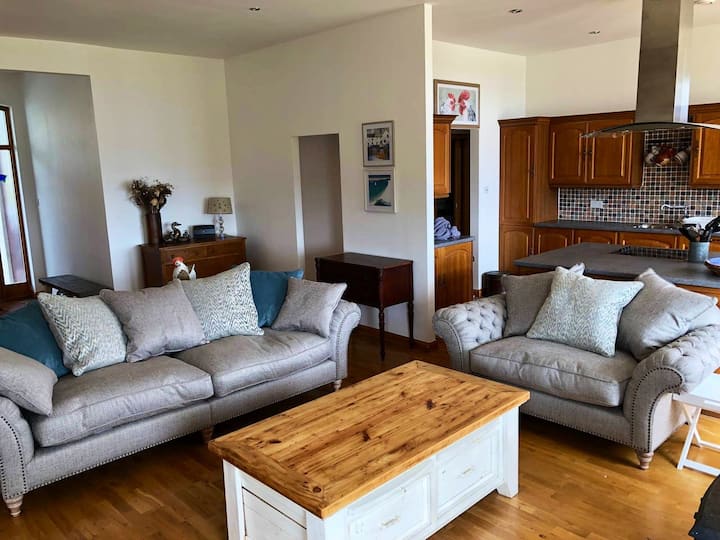 Buttercup Cottage Open Plan Home With Sea Views - Isle of Lewis