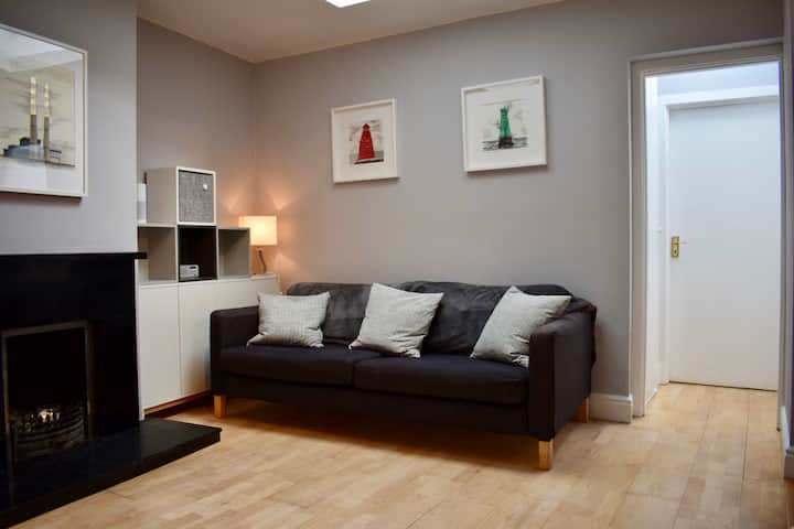 Charming 2 Bedroom Cottage In Central Location! - Dublin