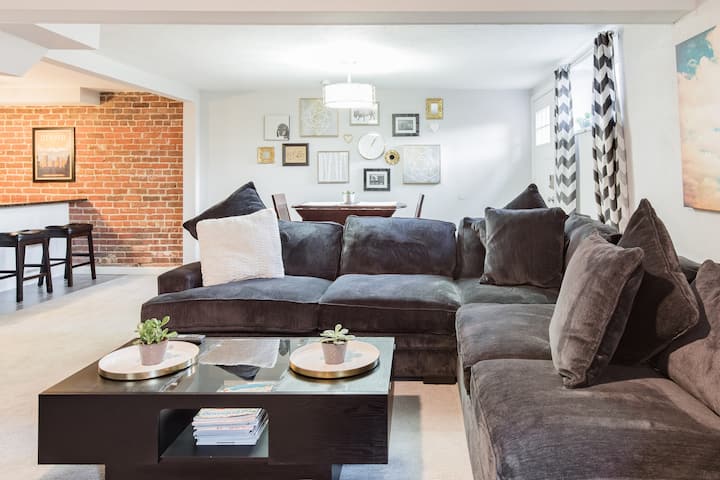 Tranquil Urban Retreat In Congress Park - Denver, CO