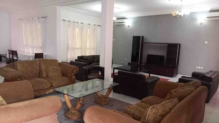 Barry‘s Diafounavilla - Conakry