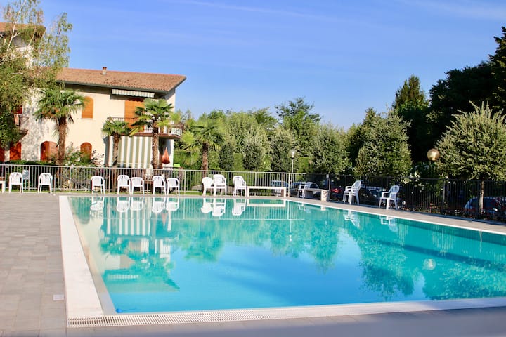 Dream Lake & Garden - Gardasee