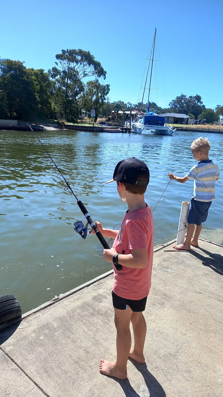 Catch N’ Relax On The Canal - Pinjarra