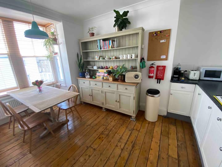 Herne Bay Central - 2 Minutes From Beach Apartment - Herne Bay