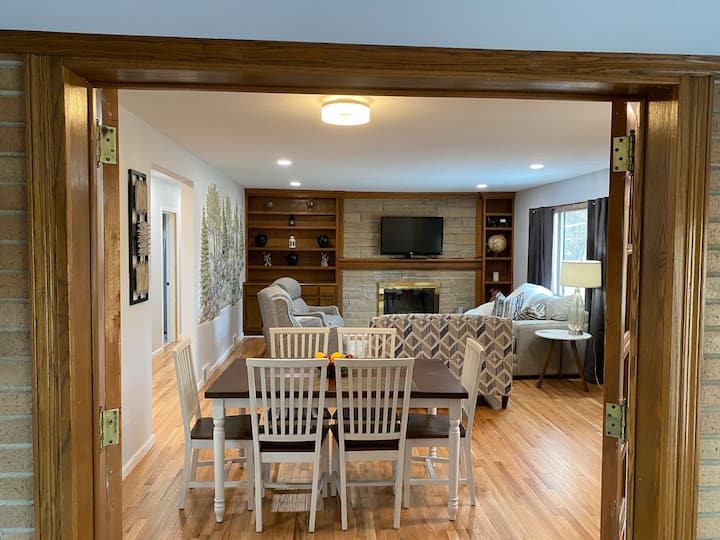 Remodeled Brick Home Close To Everything - Des Moines, IA