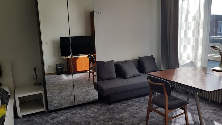 Private Room For 5 Adults + 1 Child Up To 4 Years - Hamburg