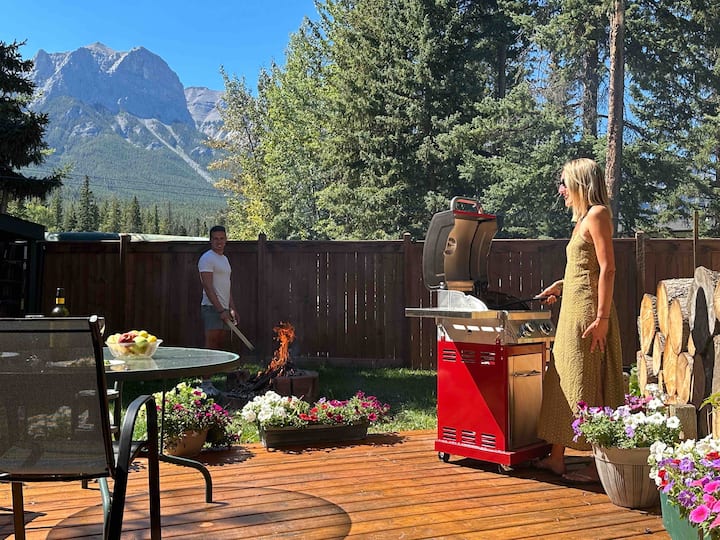 Modern Alpine Suite With Sauna, Deck, Firepit, Bbq - Canmore