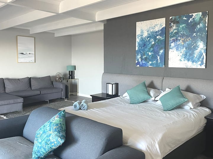 Harbour And Bay View House Close To Beach And Shop - Gqeberha