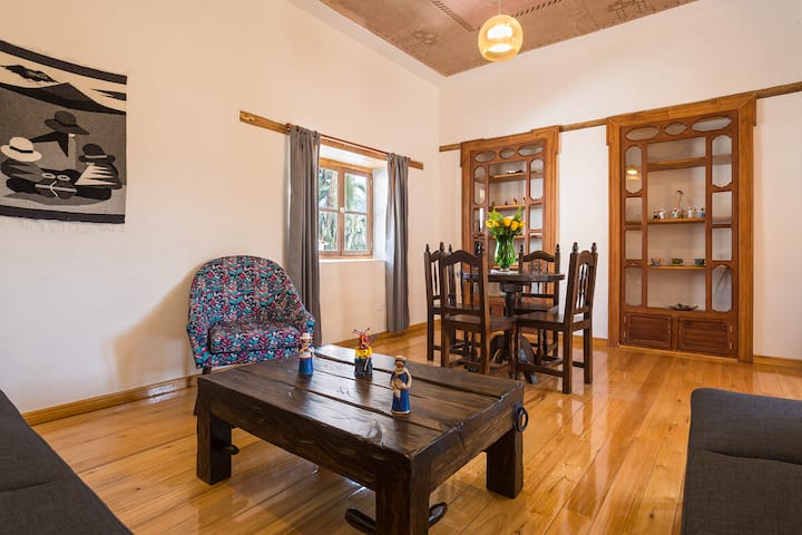 Casa Rocafuerte - Su Casa En Quito - Quito