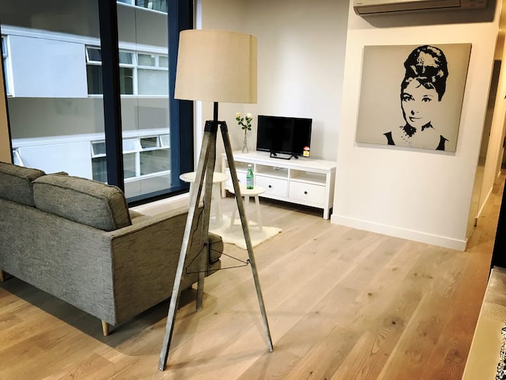 Central Icon Brand New 2bds2bath Luxury Apartment - Melbourne