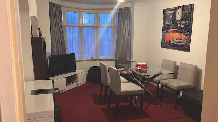 Comfortable And Well Located Cosy Room - Luton