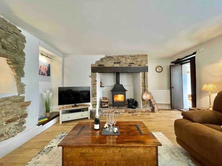 Luxury Holiday Cottage - Sleeps 4 With Hot Tub - North Devon District