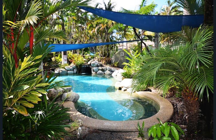 Poolside Villa In Port Douglas - Port Douglas