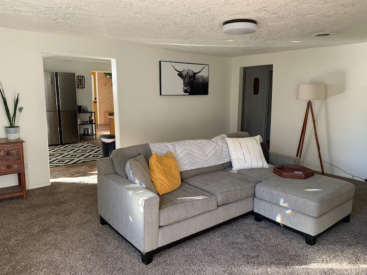 Cozy Cottage 2br -Fenced Yard - Centrally Located - Boise, ID