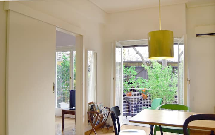 Super Central & Calm Contemporary Athens Apartment - Griekenland