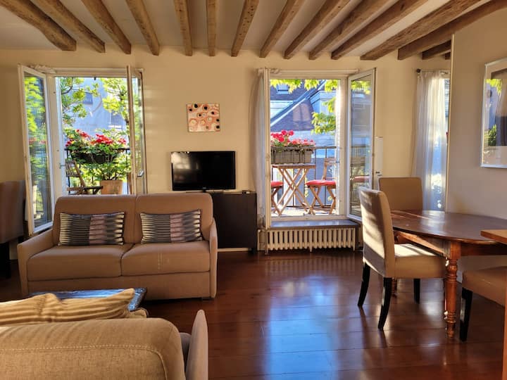 Marais, L´invitation Au Voyage - Paris