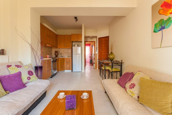 2 Minutes Walk From   Center &   Bus Station - Chania