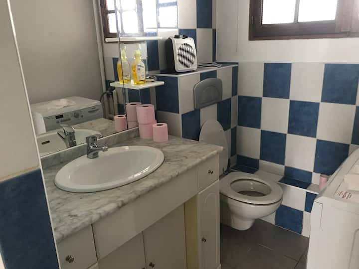 Location Studio Proche De La Mer - Martigues - Plage de Fos-sur-Mer