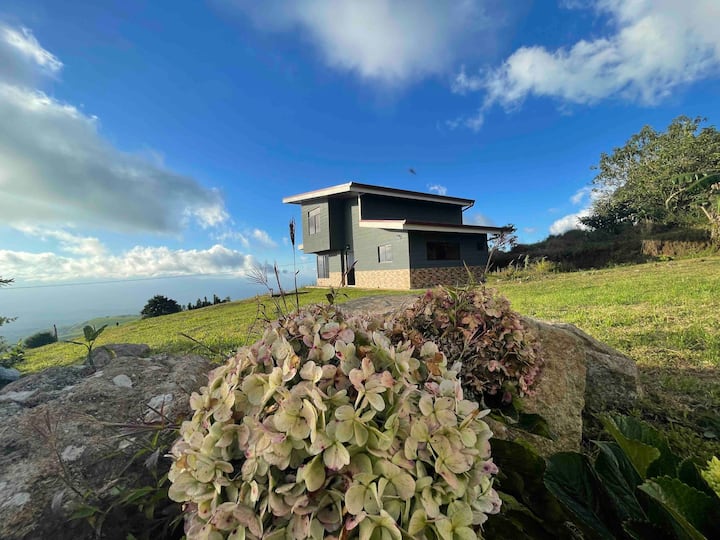Asgard Land Of Gods! Amazing House Over The Clouds - Quesada
