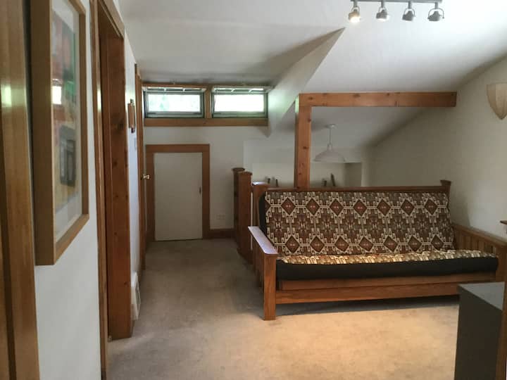 Entire Upstairs In Arts And Crafts Oak Park Home - Chicago