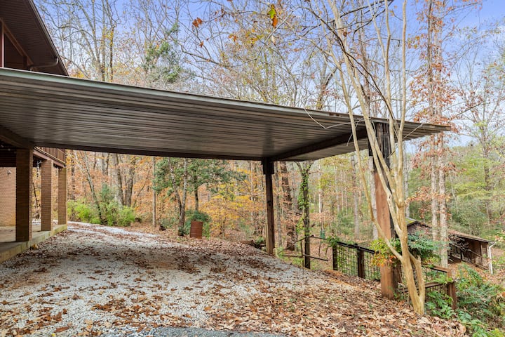 Private Cozy Creek Side Property 2.5 Acre Access. - Walhalla, SC