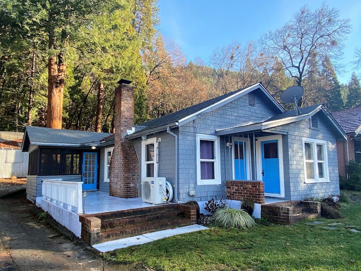 Blue Door Base Camp In Dunsmuir- Near Mt. Shasta - Dunsmuir, CA