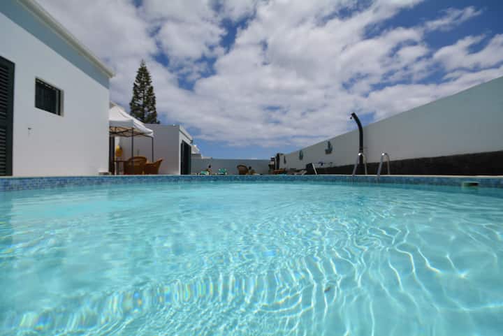 Villa Nirvan With Heated Pool - Yaiza