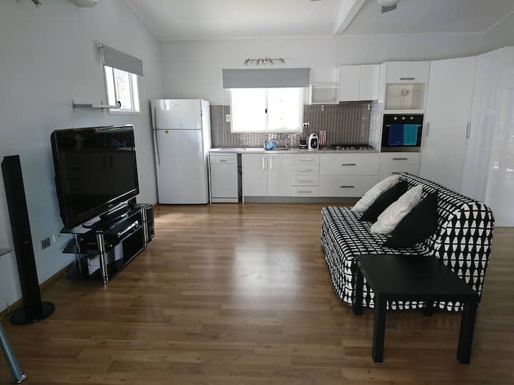 The Hideaway - Self Contained Cabin In Bushland - Dayboro