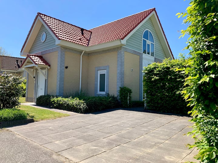 5 Min. Lopen Van Strand: Luxe Vrijstaand Huis (8p) - Oostkapelle