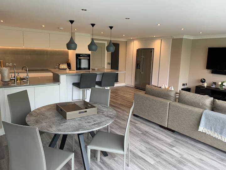 Luxury 4 Bed Home By Formby Beach & Nature Reserve - Formby