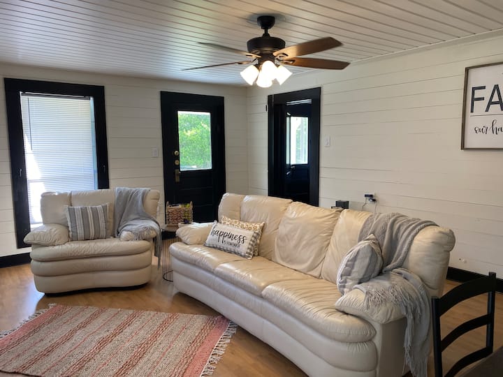 The Farm House - Livingston, TX