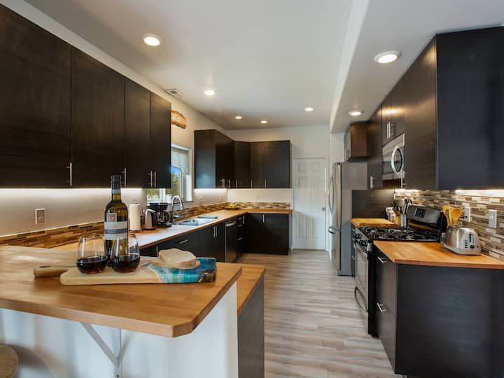 Modern Mountain Home: Your Adventure Basecamp - Woodland Park, CO