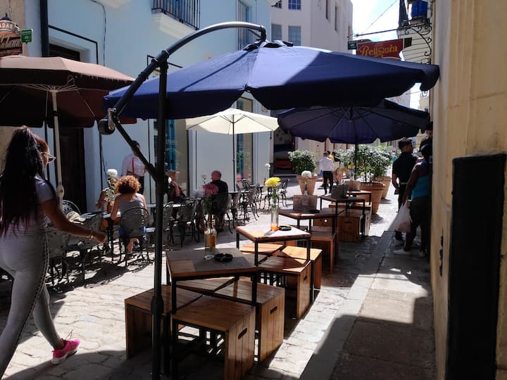 Hostal Mayari C (Plaza Vieja) (Internet Free 24h) - Havana