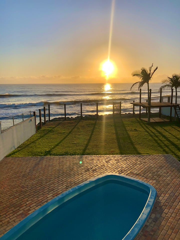 Casa Linda Frente Para O Mar, Com Piscina E Deck. - Itapoá