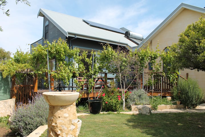 Beautiful 2 Story Studio Apartment. - Fremantle