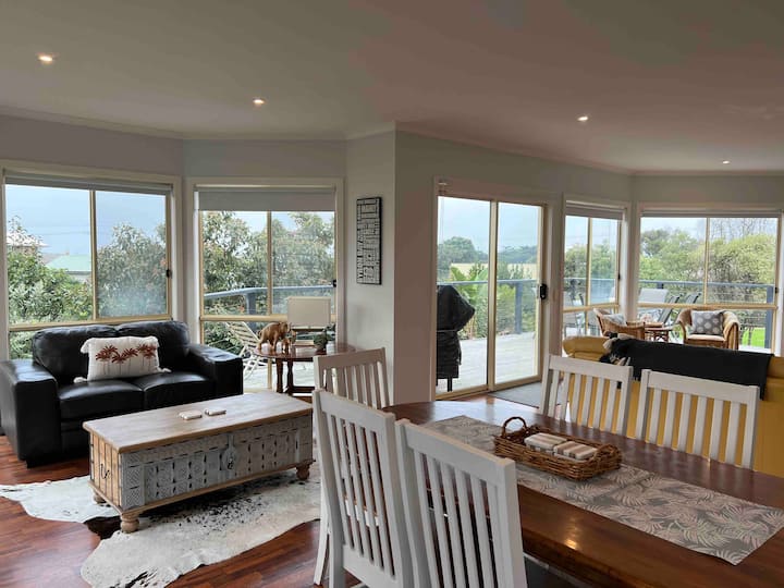 Life’s A Beach ~ Pets On Request - Apollo Bay