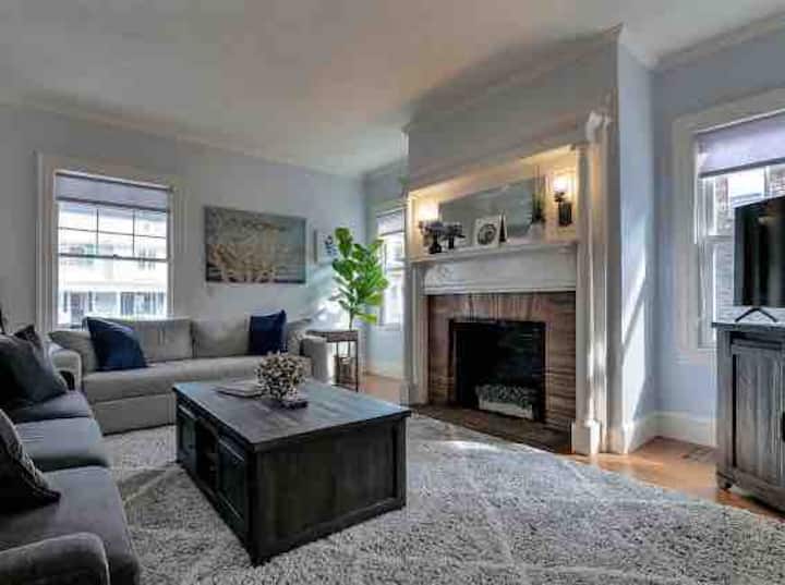 Charming 5bdr/4ba Home In The Heart Of Bar Harbor - Bar Harbor, ME